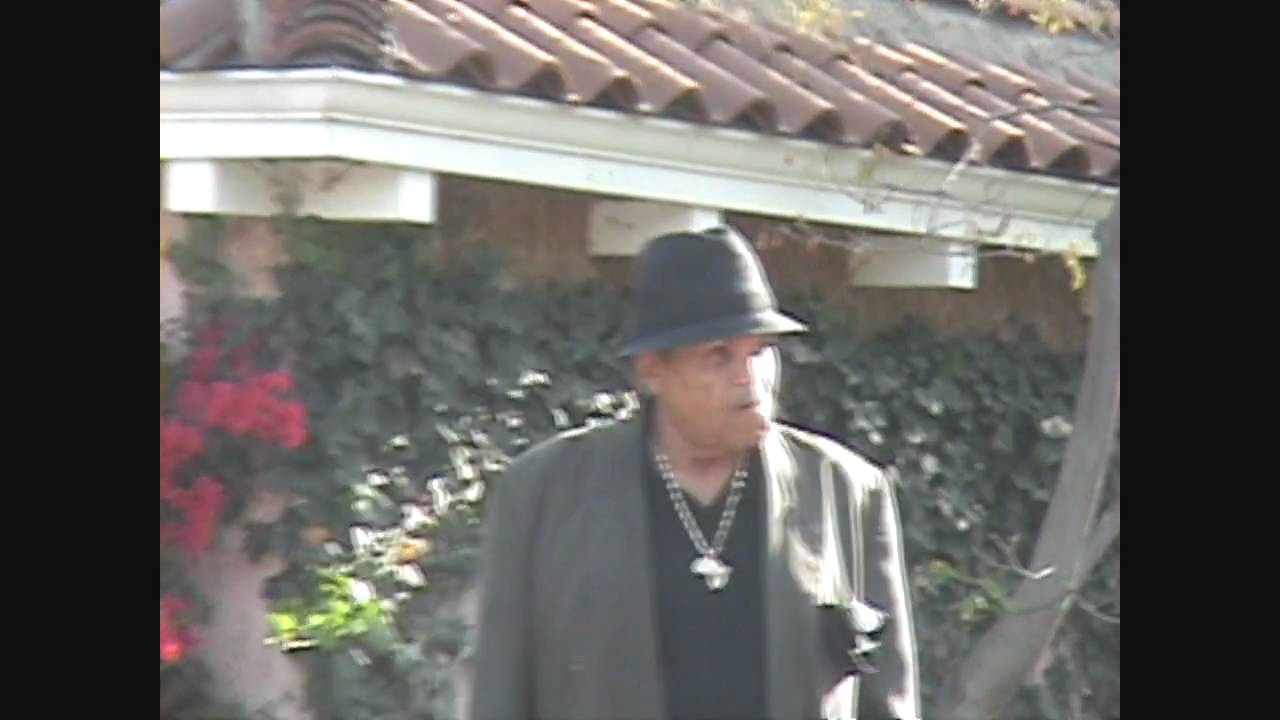 (Joe Jackson) at the Beverly Hills Hotel on May 15, 2009 - YouTube
