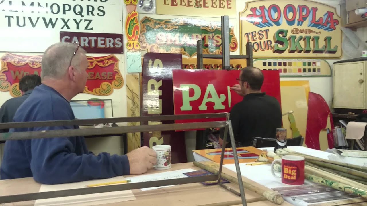 Joby Carter demonstrates signwriting at his course - YouTube