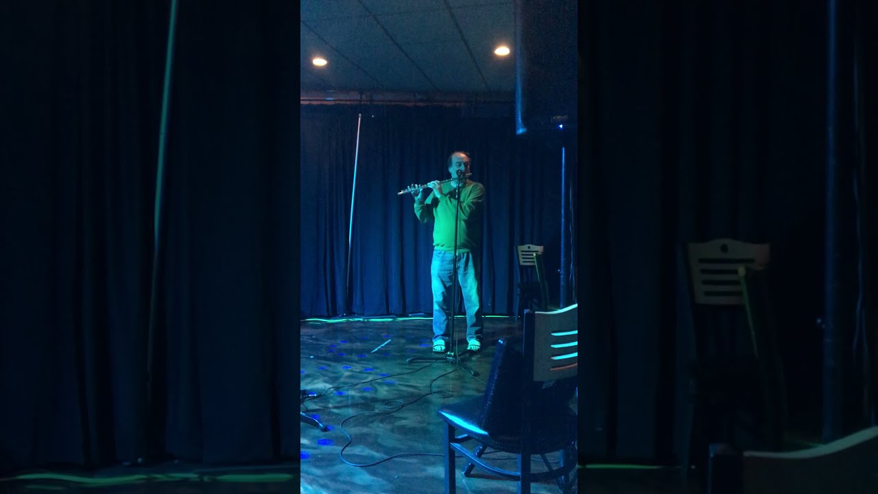 Phil Singing Dynamo-hum. - YouTube