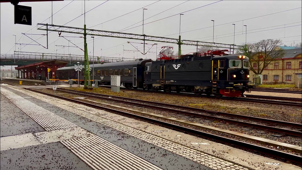 SJ tåg Göteborg- Kalmar-Göteborg ankommer Borås Centralstation - YouTube