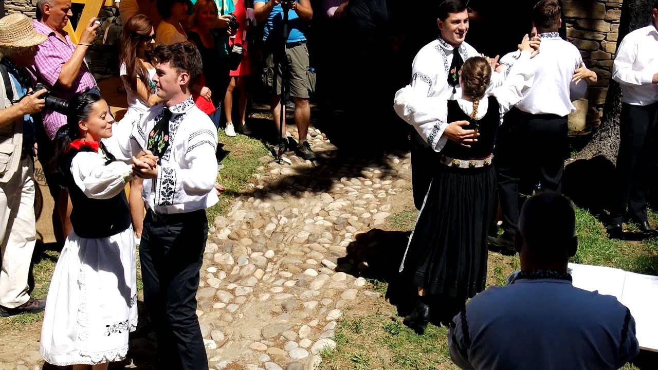 La sarbatoarea Haferland din satul Crit - YouTube