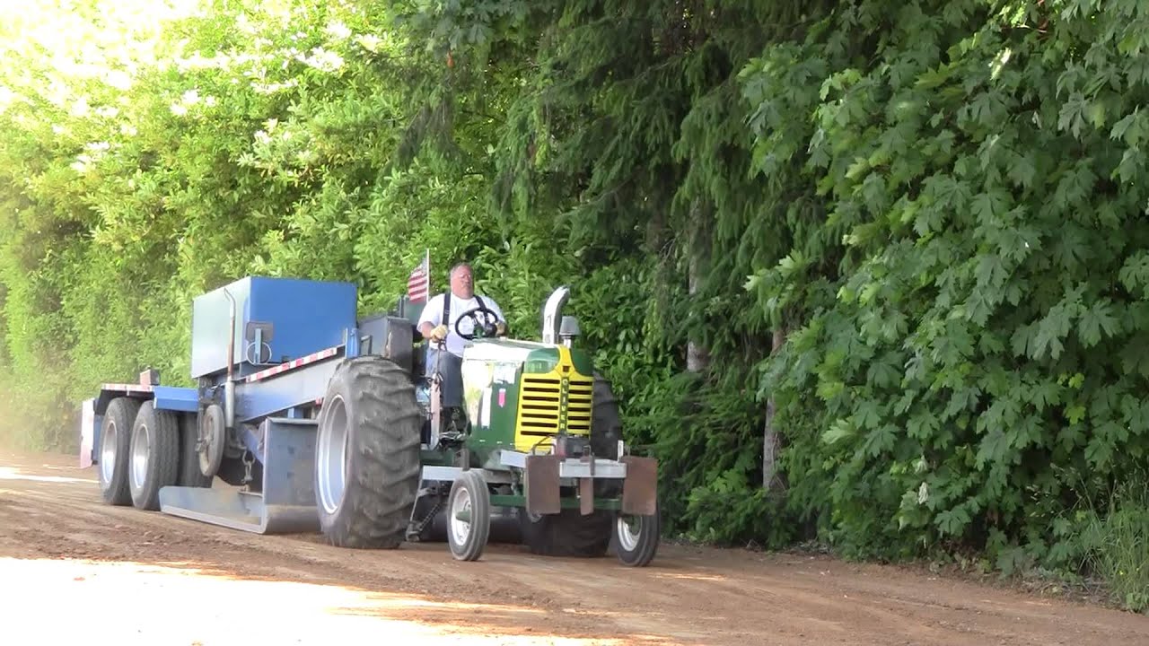 Russell Gourley Oliver 88 4500lb class @ 5MPH 2nd place pull @ ELMA Wa ...