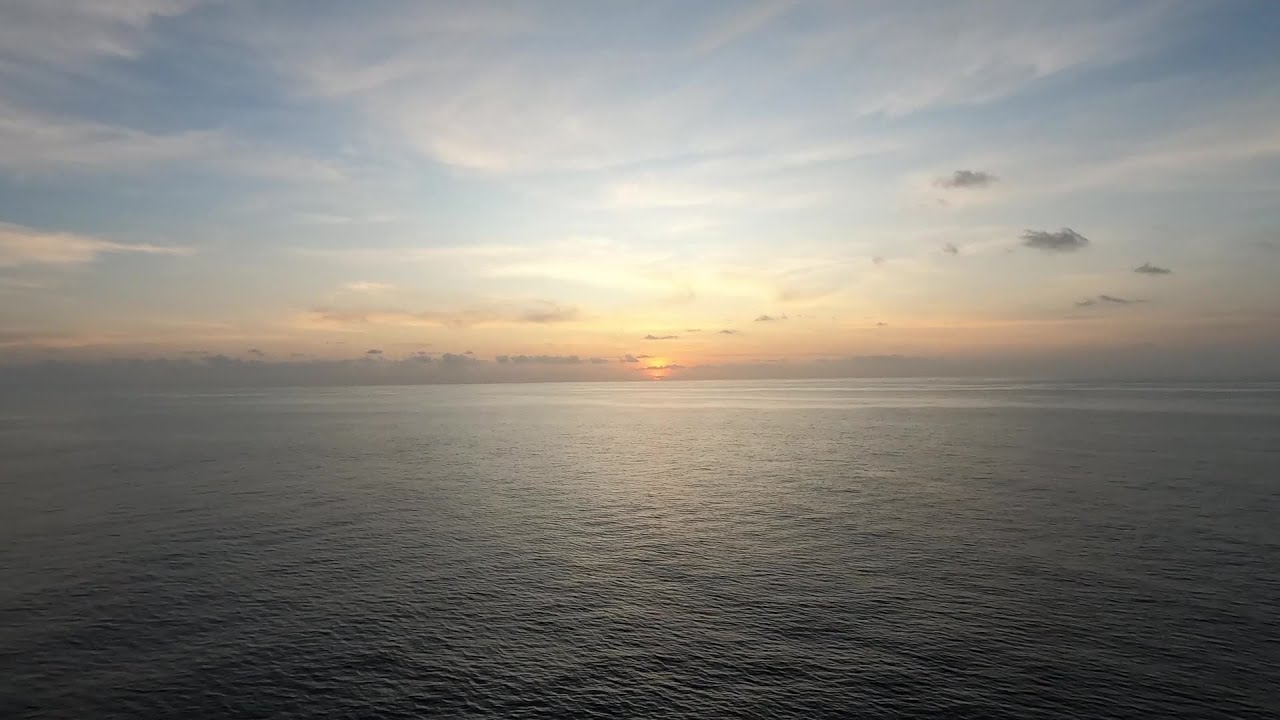 Soothing Sunset Seascape: Relaxing Ocean Waves & Seagull Sounds Ambient ...