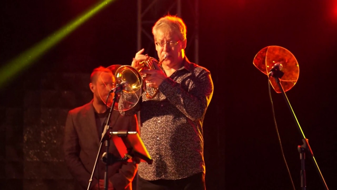 Sid Gauld Perform - YouTube