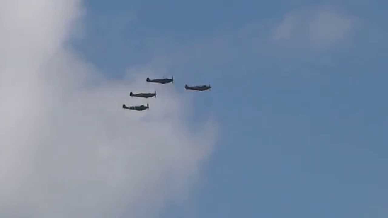 📽 spitfire flypast - isle of wight - 75 years anniversary battle of ...