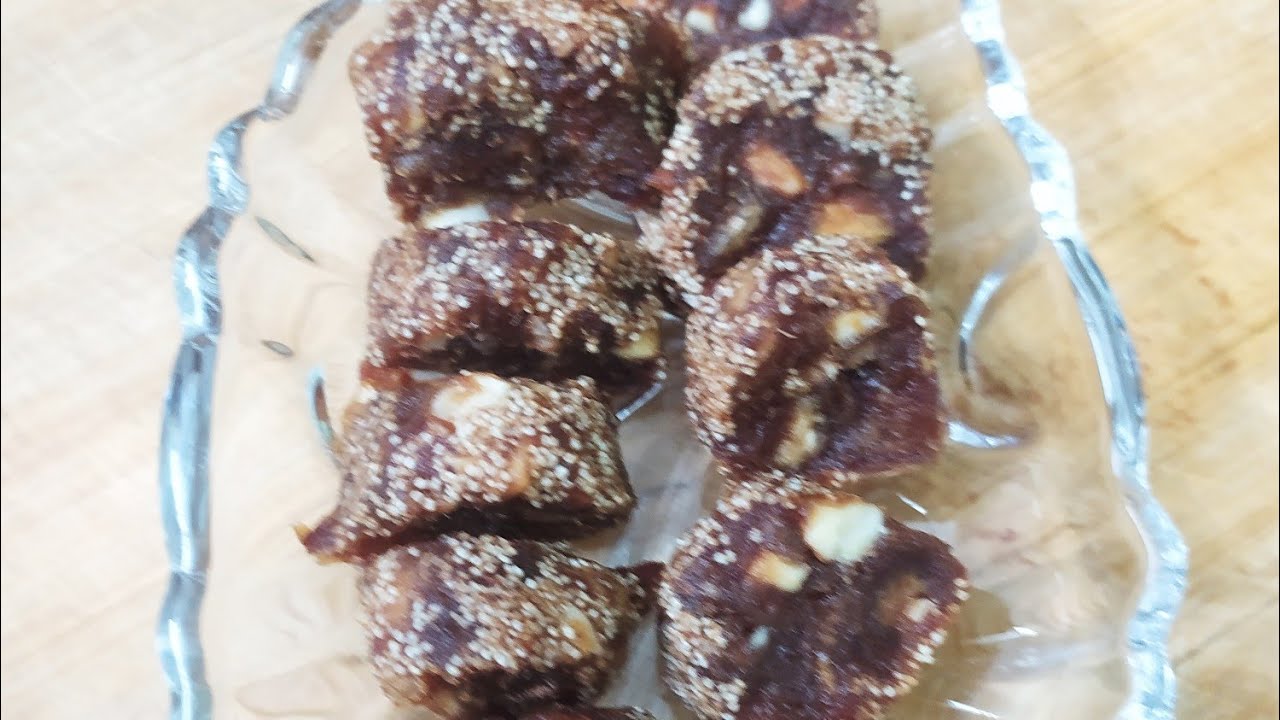 Khajoor Roll Recipe | Madhuri's Kalarang - YouTube