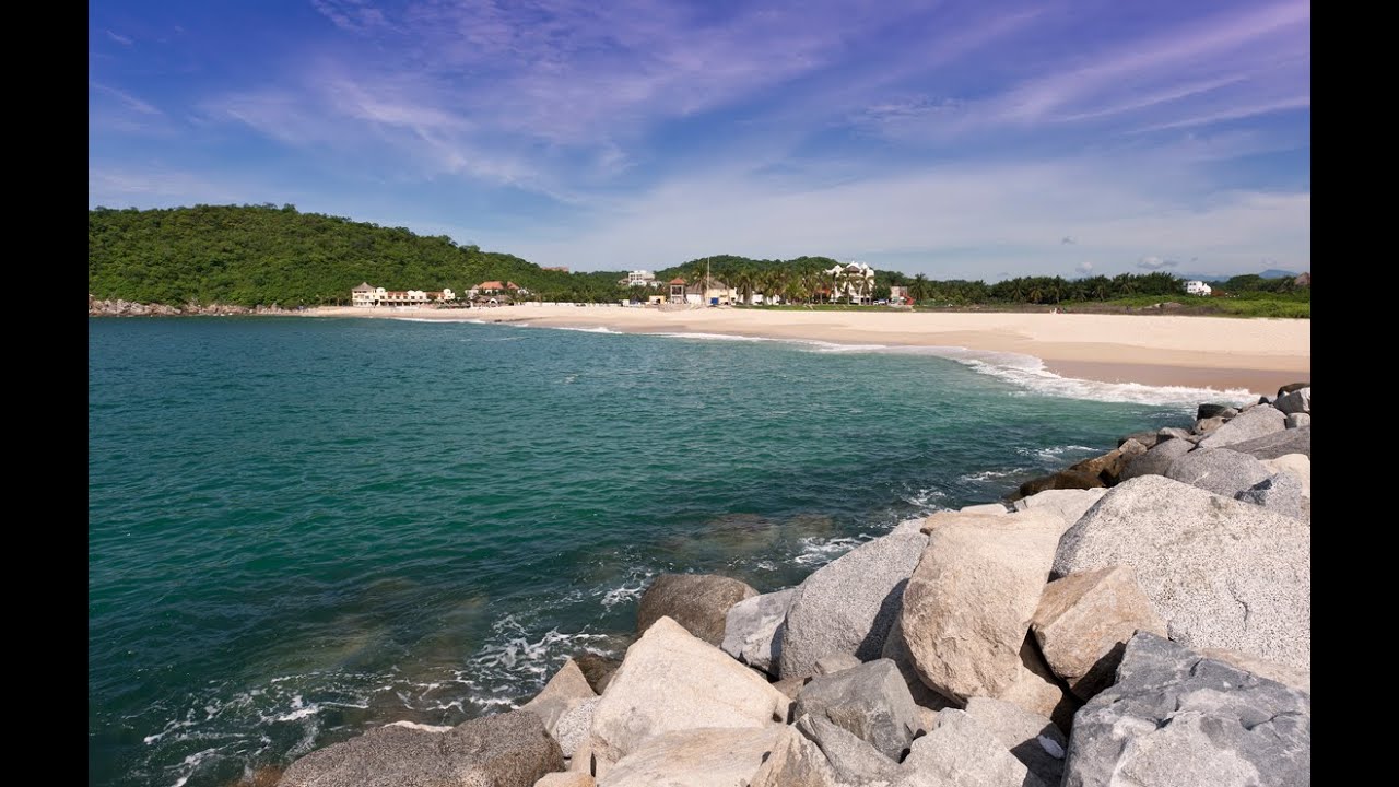 Playa Chahue - Huatulco - YouTube