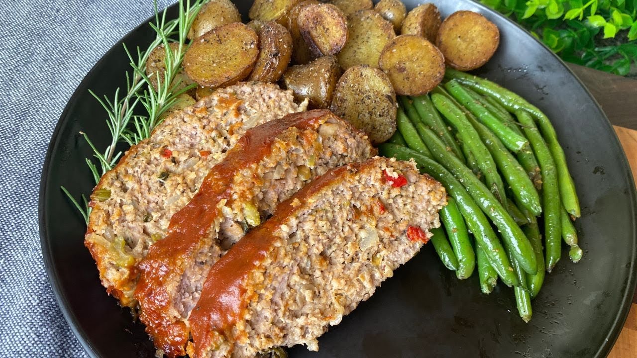 Easy Juicy Meatloaf, Rosemary Garlic Potatoes, Garlic Green Beans ...