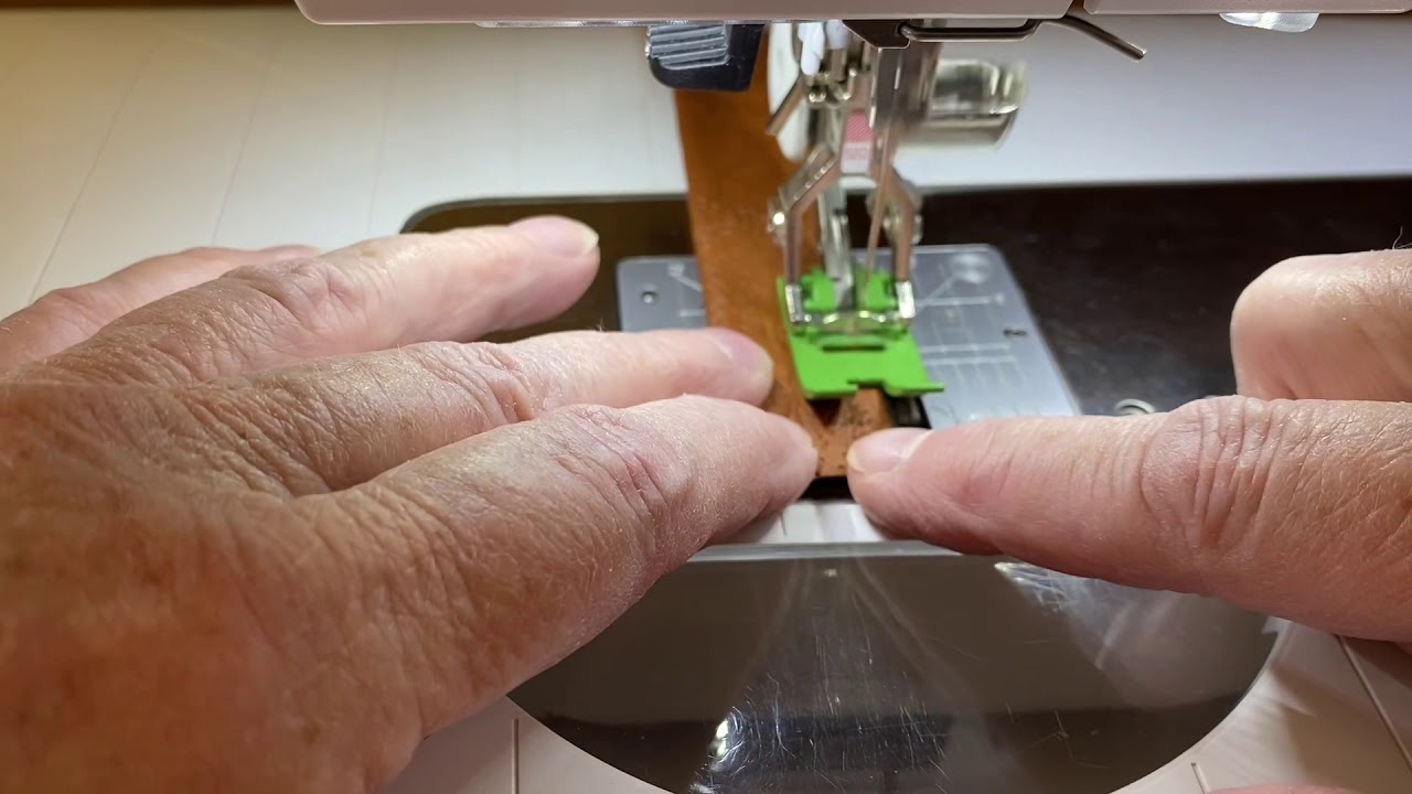 Making Seamless D Ring Connectors - YouTube