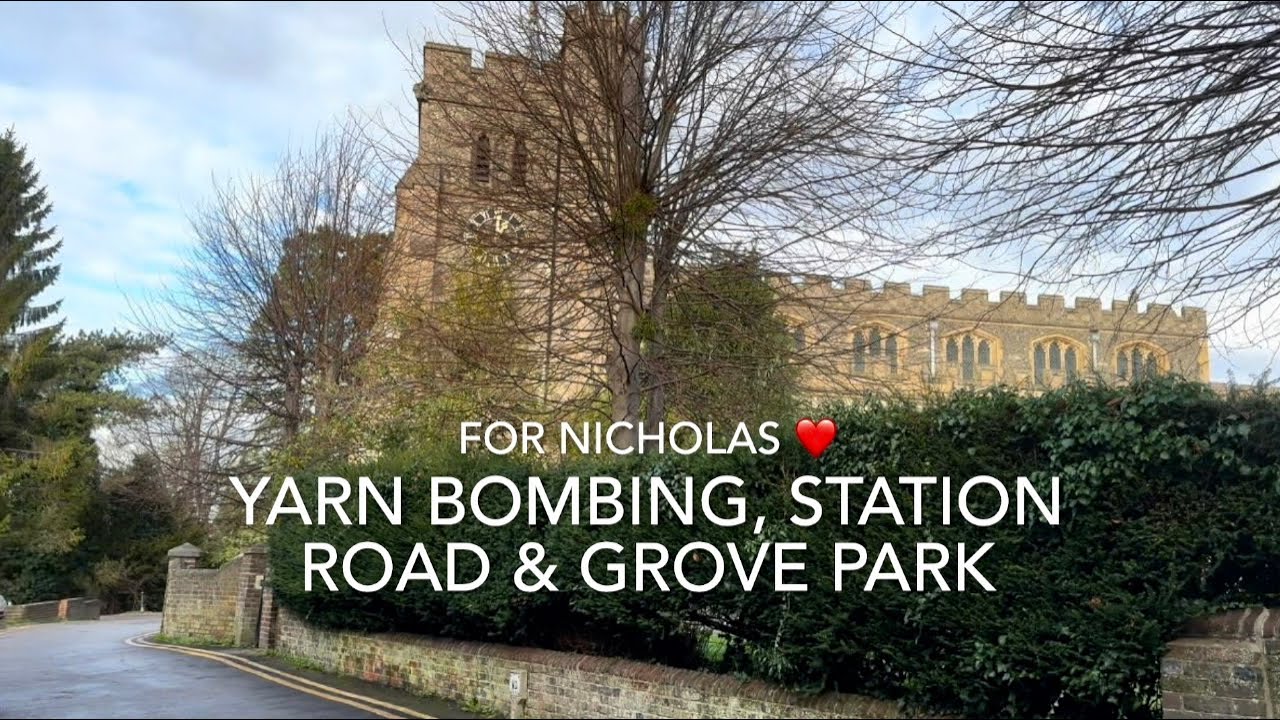 A walk round Tring Town, Yarn Bombing, Station Road, Grove Park - ER II ...