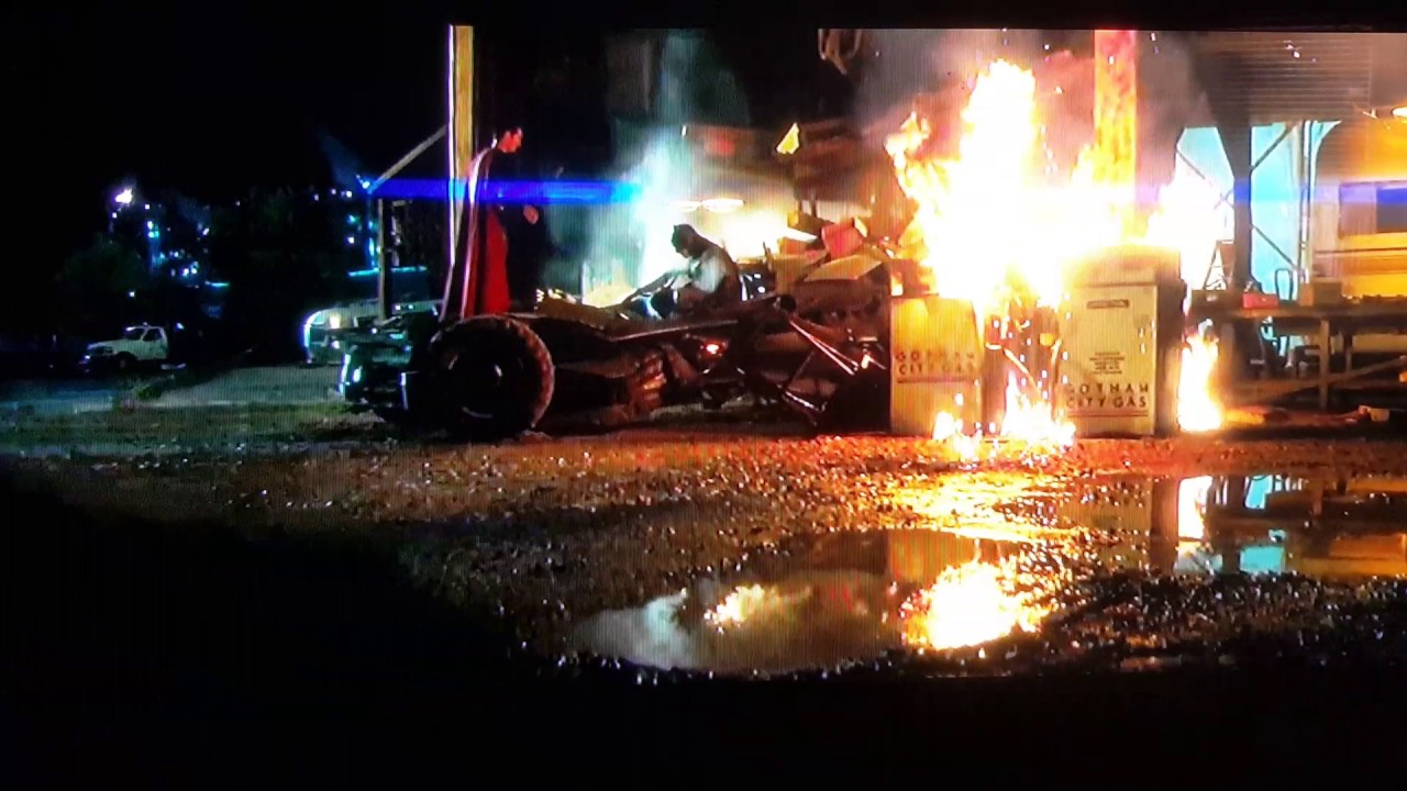 Batman vs. Superman Superman destroys Batmobile - YouTube