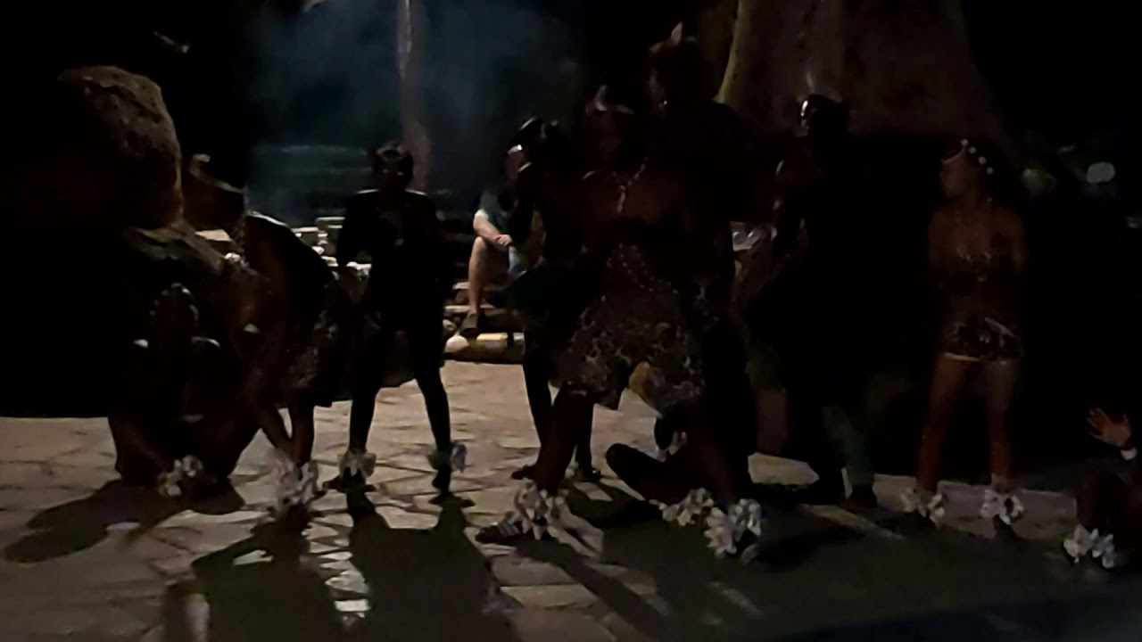 Traditional African dance - YouTube