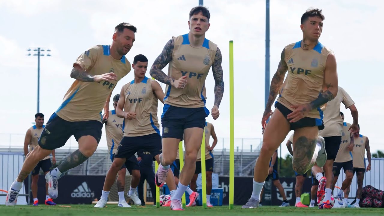Garnacho, Fernández, Messi HAVE FUN during Argentina training before ...