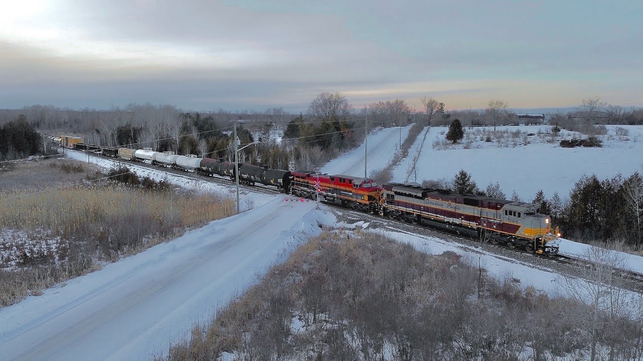 CPKC 118 heritage 7014 leading - YouTube