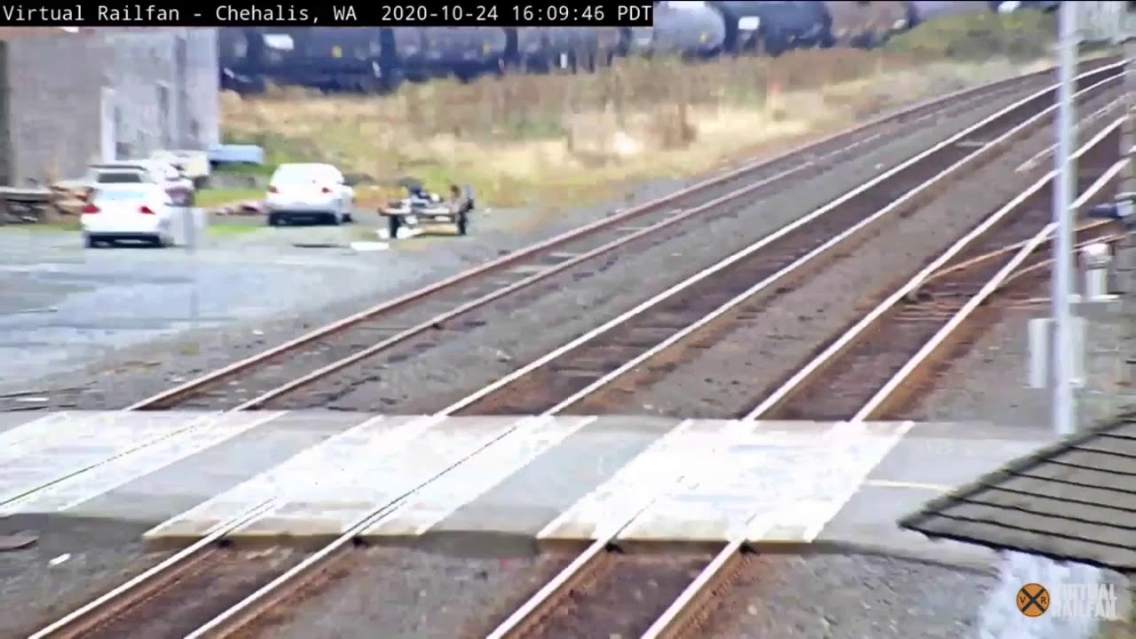 AMTK 90230 leads 505 at Chehails, WA - YouTube