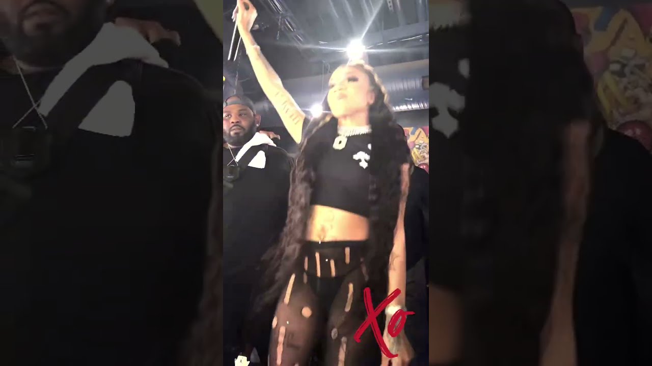 Glorilla- FNF live performance clip - YouTube