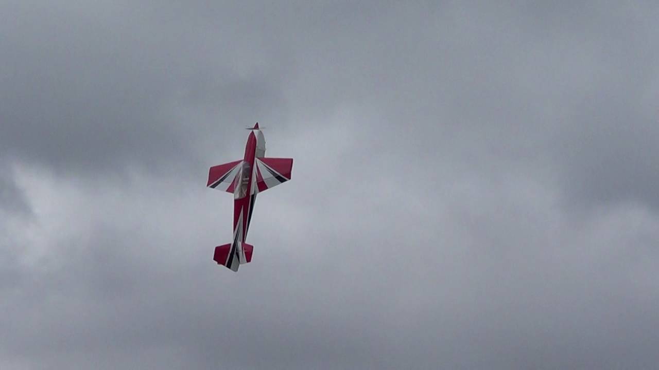 Extreme Flight 78" EXTRA 300 with DEL 35cc Gas - YouTube