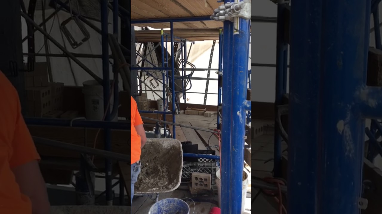 FUNNY CONSTRUCTION WORKER!!!! - YouTube