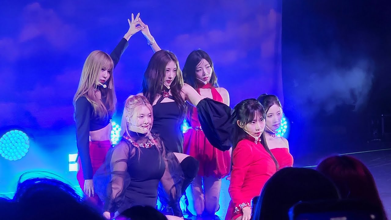 Purple Kiss Festa Tour in Kansas City Fancam - YouTube