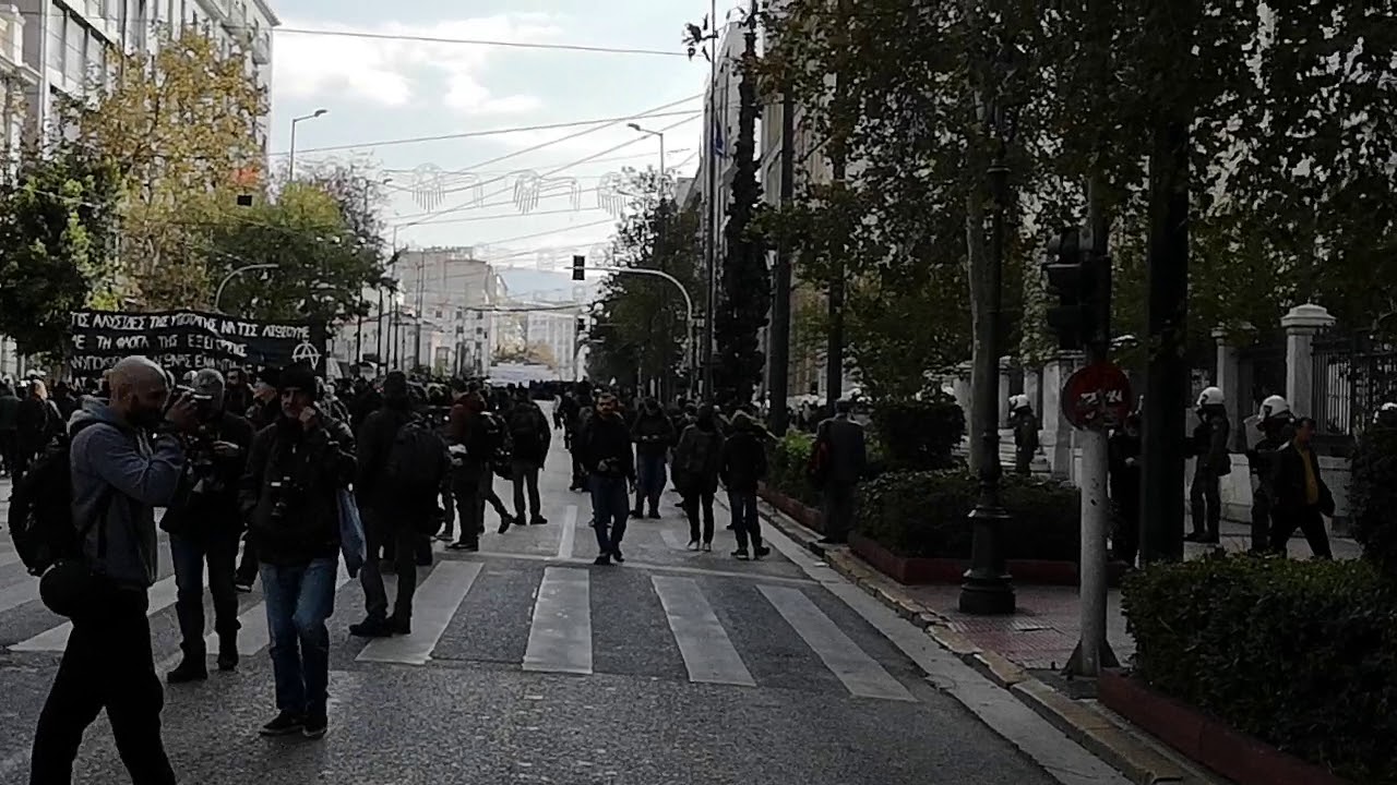 newsbomb.gr: Πορεία μνήμης μαθητών και φοιτητών για την επέτειο του ...