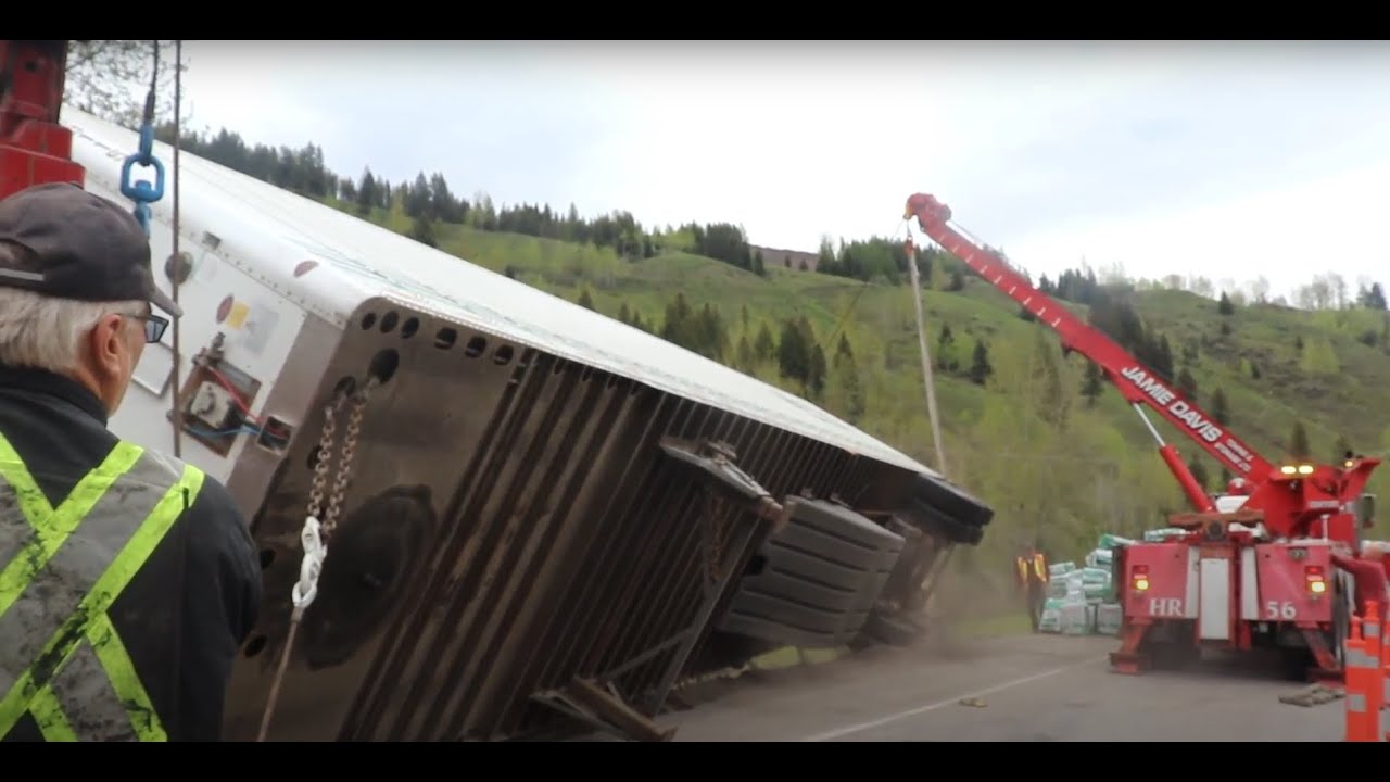 Jamie Davis Towing Wreck | Reefer Rollover. - YouTube