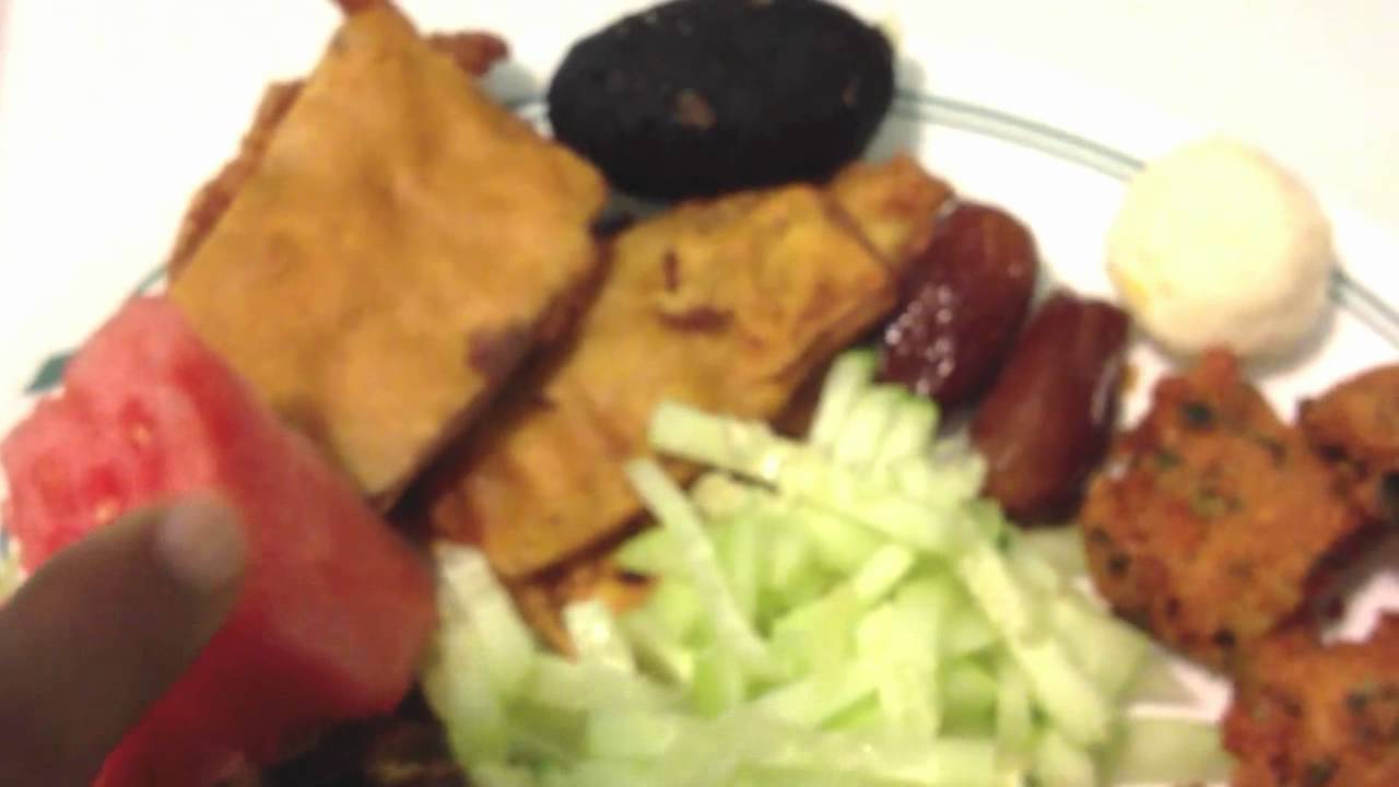 ইফতার Traditional Bangladeshi Iftar Plate in the month of Ramadan - YouTube