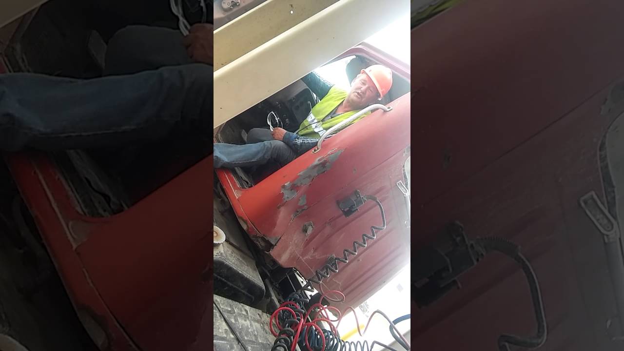 White trucker fight mexican trucker - YouTube