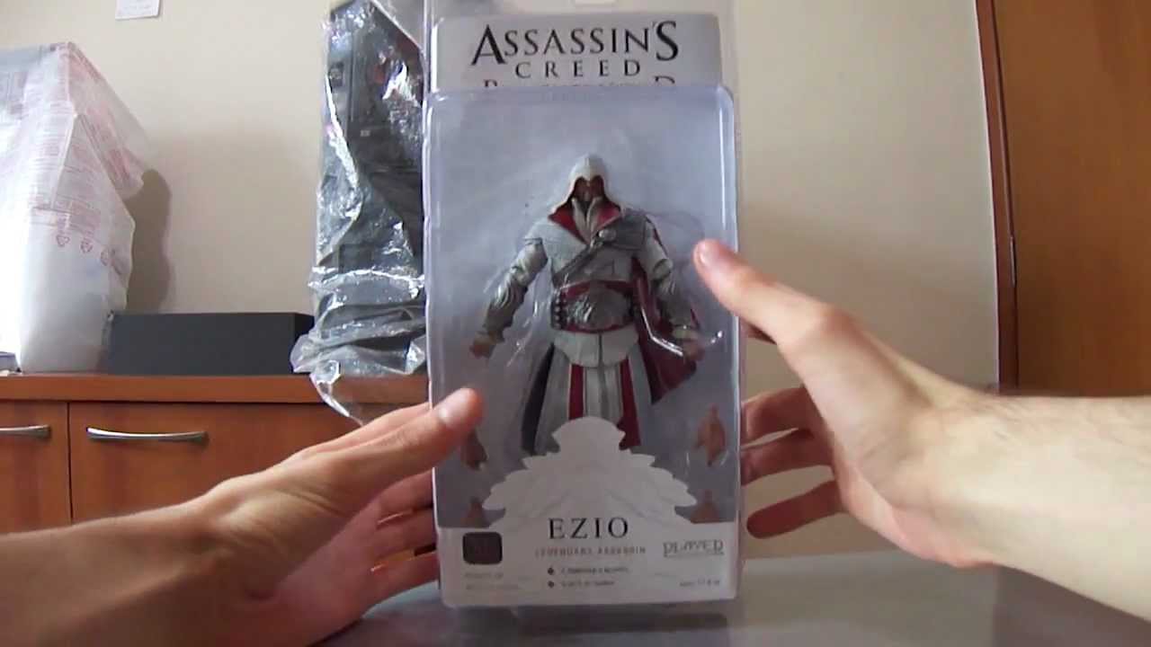 Unboxing Action Figure Ezio Legendary Assassin - YouTube