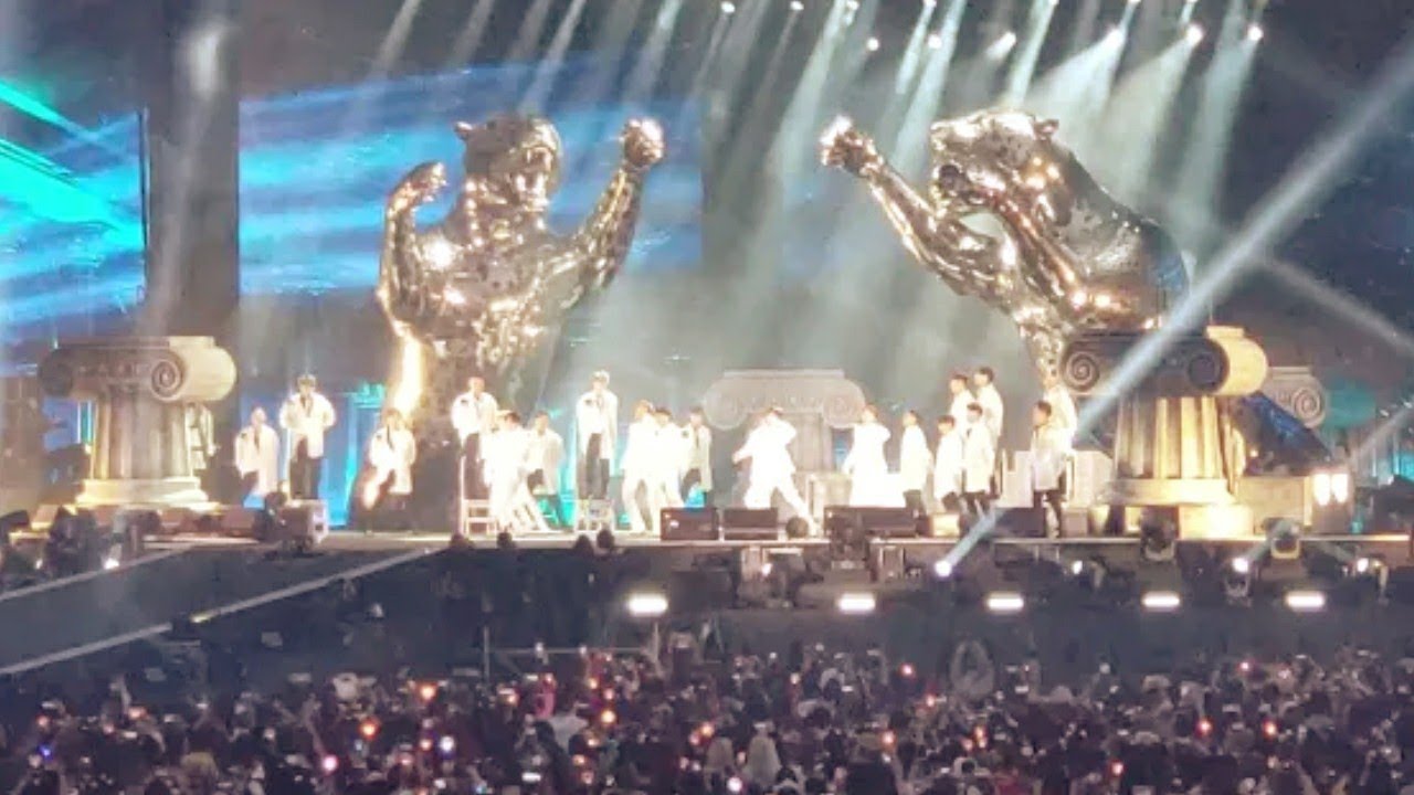 BTS 190512 BTS DIONYSUS AT SOLDIER FIELD [CHICAGO CONCERT, SOLDIER ...