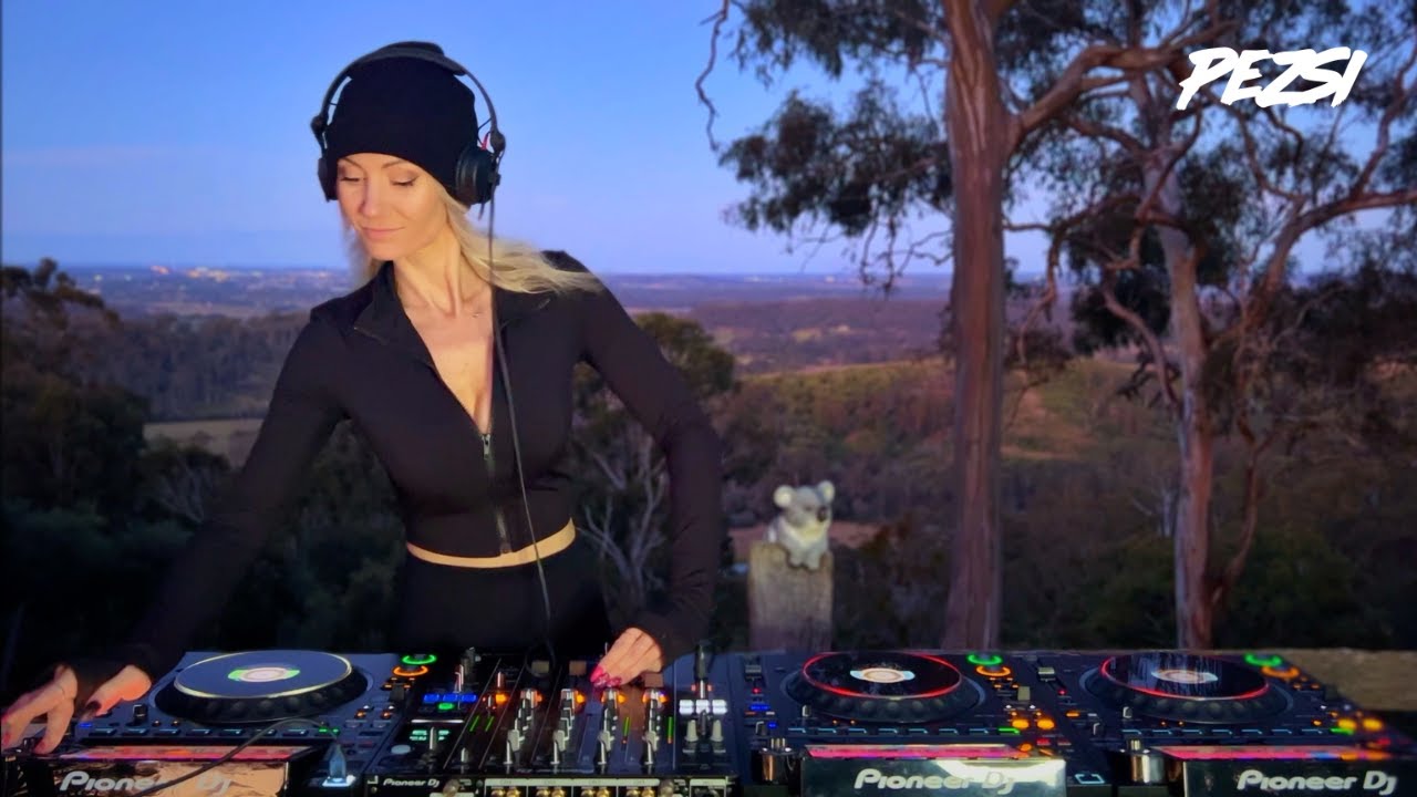 PEZSI [DJ-SET 2024] x RAZOR - Melodic & Peak Time Driving Techno - YouTube