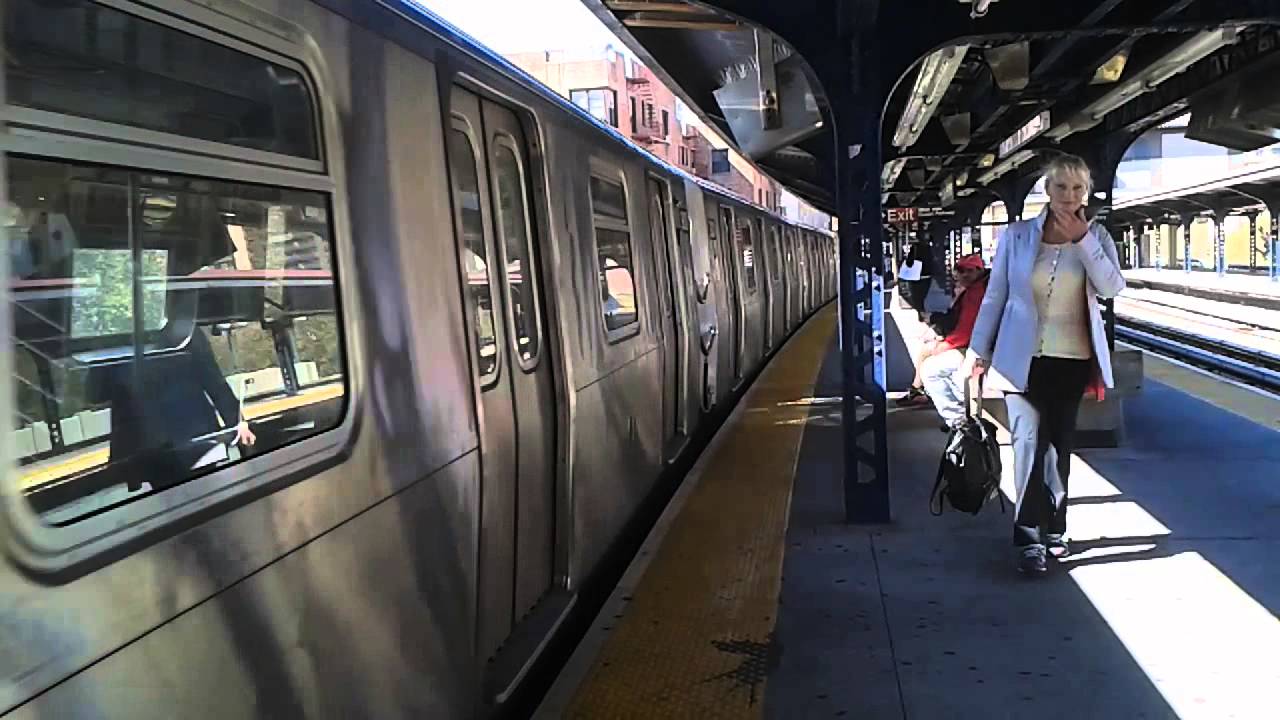 Manhattan bound R160 Q Train arrives at Ocean Pkwy - YouTube