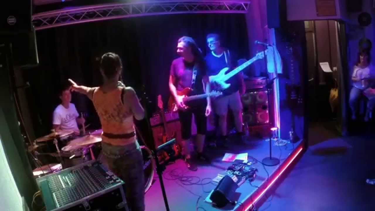 Ulla Jones Band - Black Night - YouTube