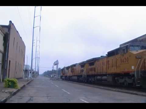 UP 5026 - YouTube
