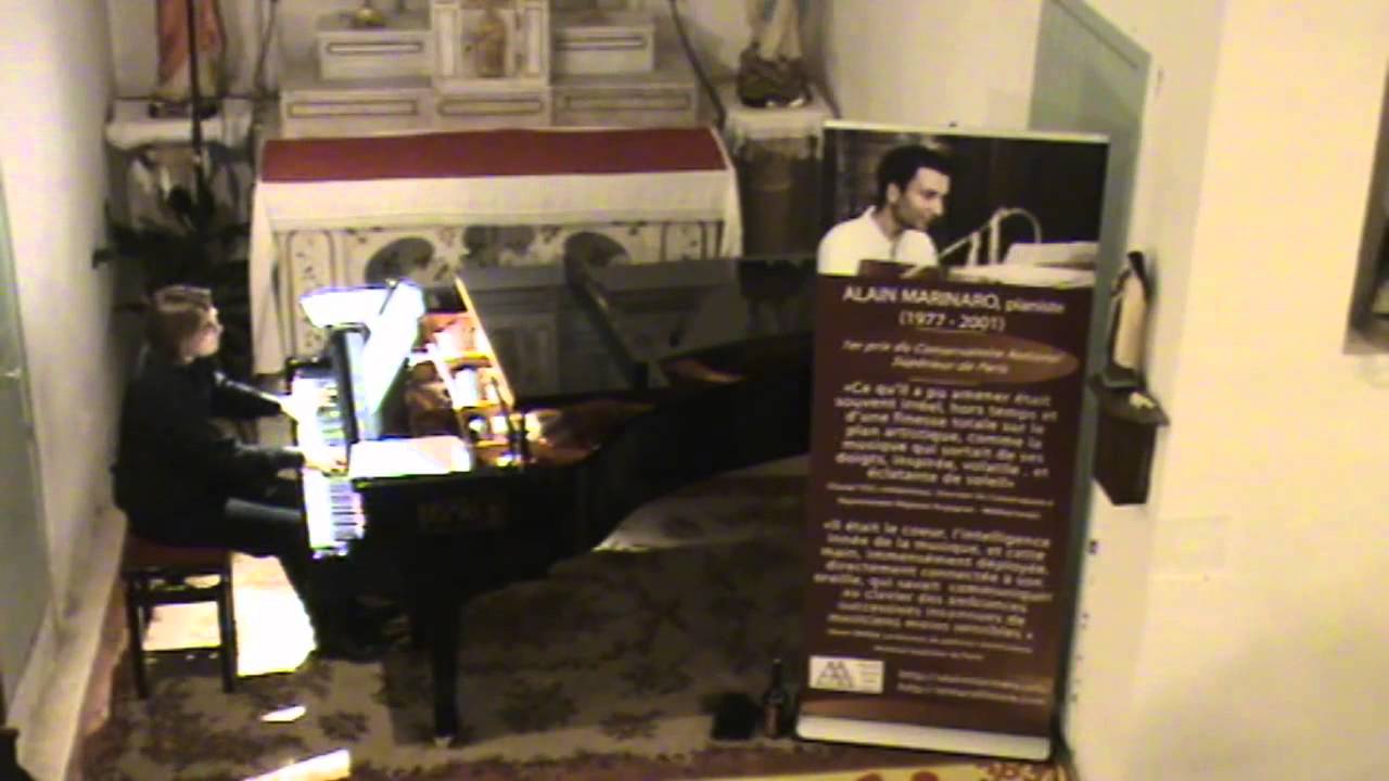 Erik Satie : Premier Menuet by Nicolas Horvath - YouTube