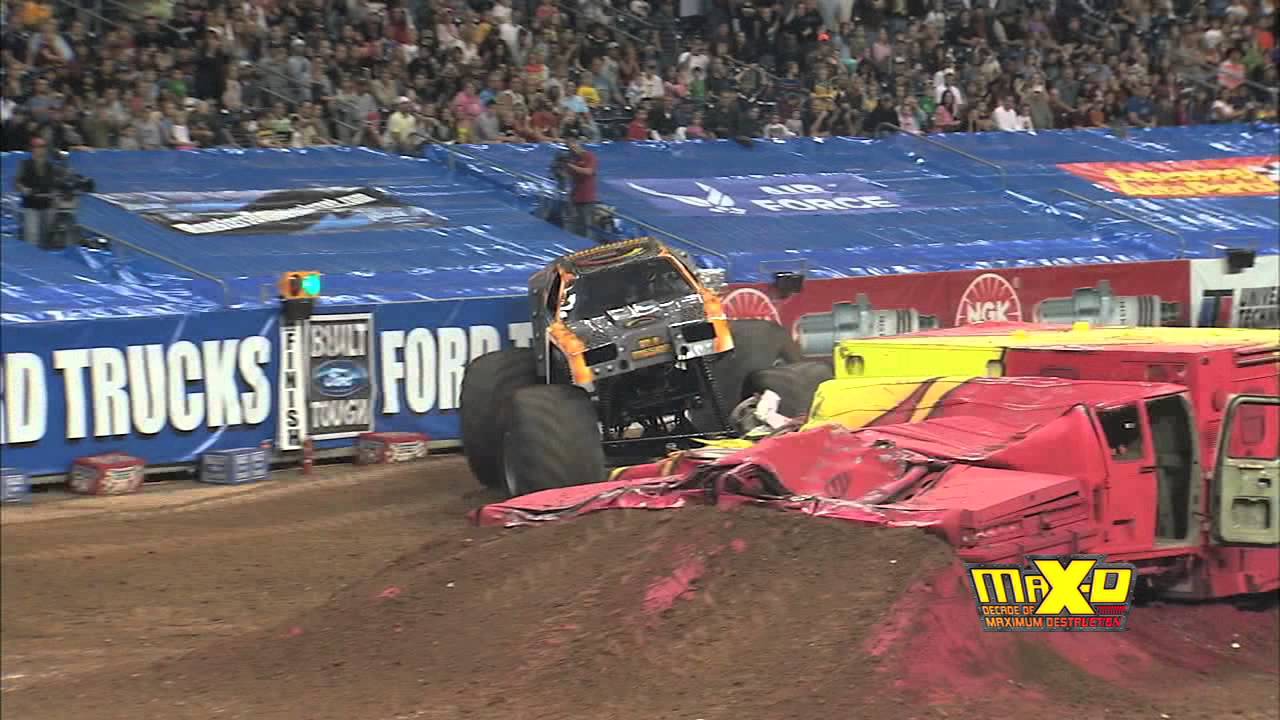 Monster Jam - Max-D Moment #8 - Houston 2008 - YouTube