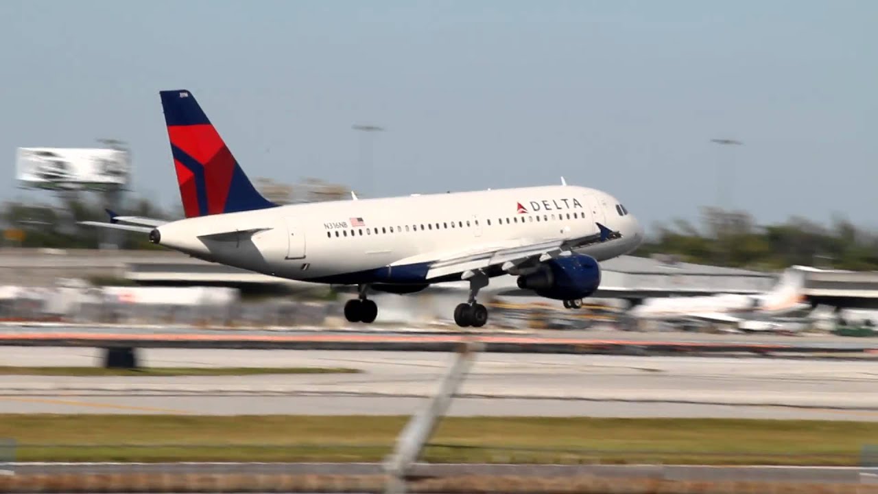 FLL + ATC: Fort Lauderdale Airport Plane Spotting - YouTube