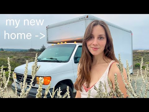 #1 Buying an old Ford Box Truck [to live in] - YouTube