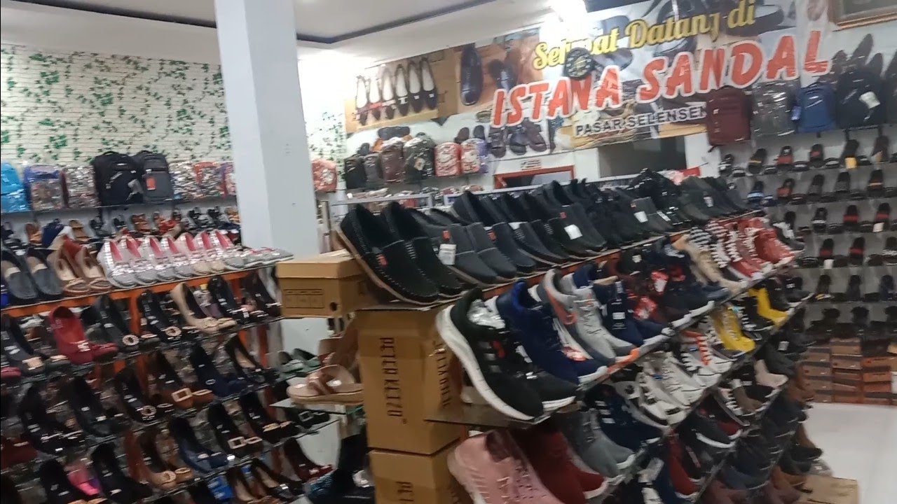 pajangan sendal, rapi dan mewah di istana sendal - YouTube