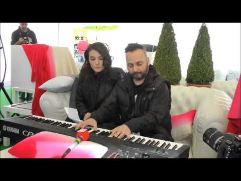 Dilara from Azerbaijan and Ovi from Romania sing together