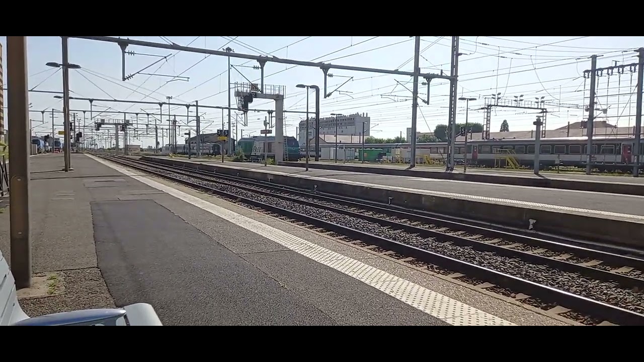 passage loco Fret Gare de Clermont Ferrand 19 07 2023 - YouTube