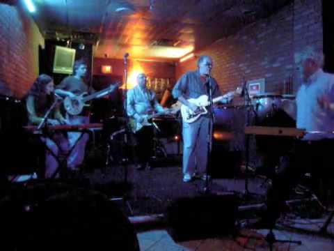 Jammin' w/ Theremin @ Bad Moon Saloon - YouTube