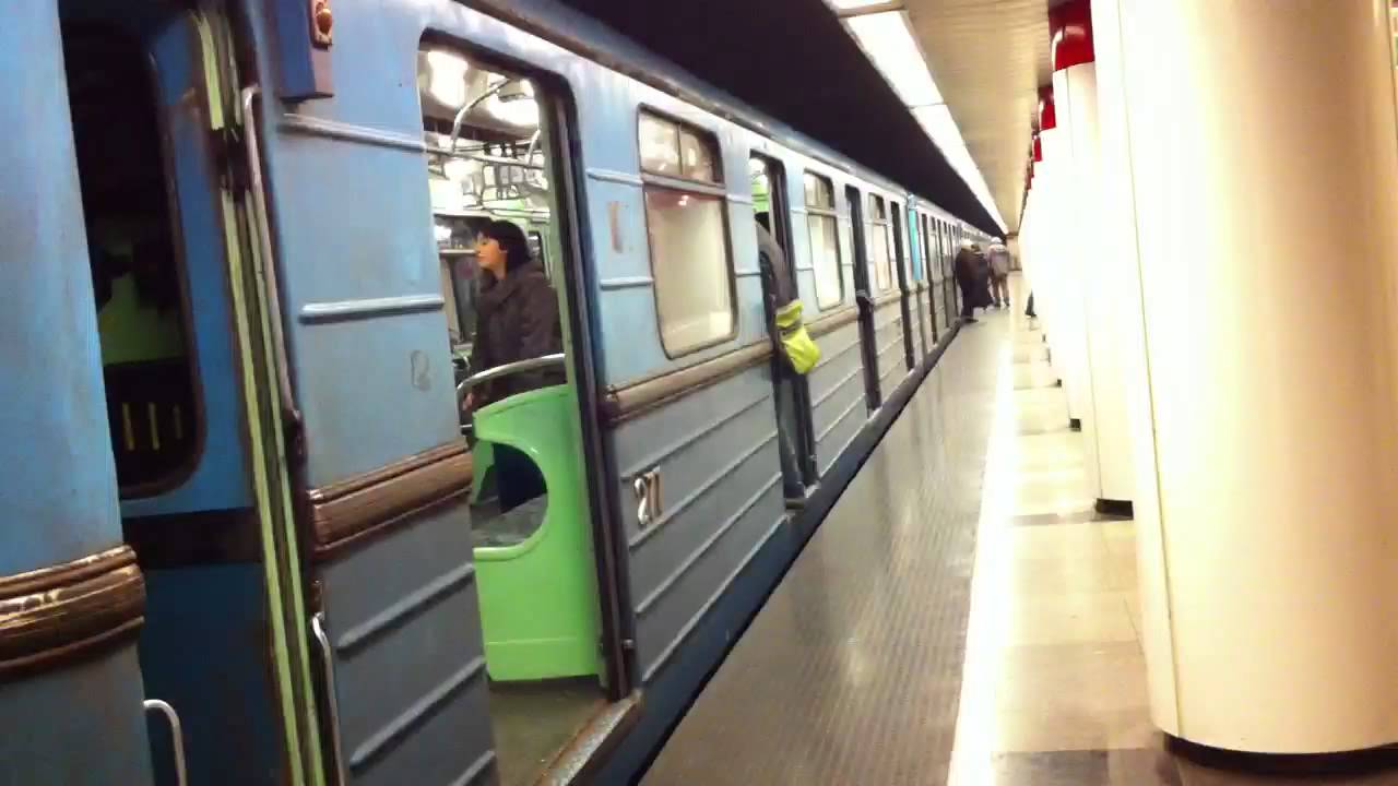 Budapest Metro M2 - YouTube