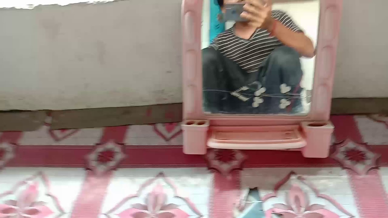 Help me ! I am trapped inside this mirror - YouTube