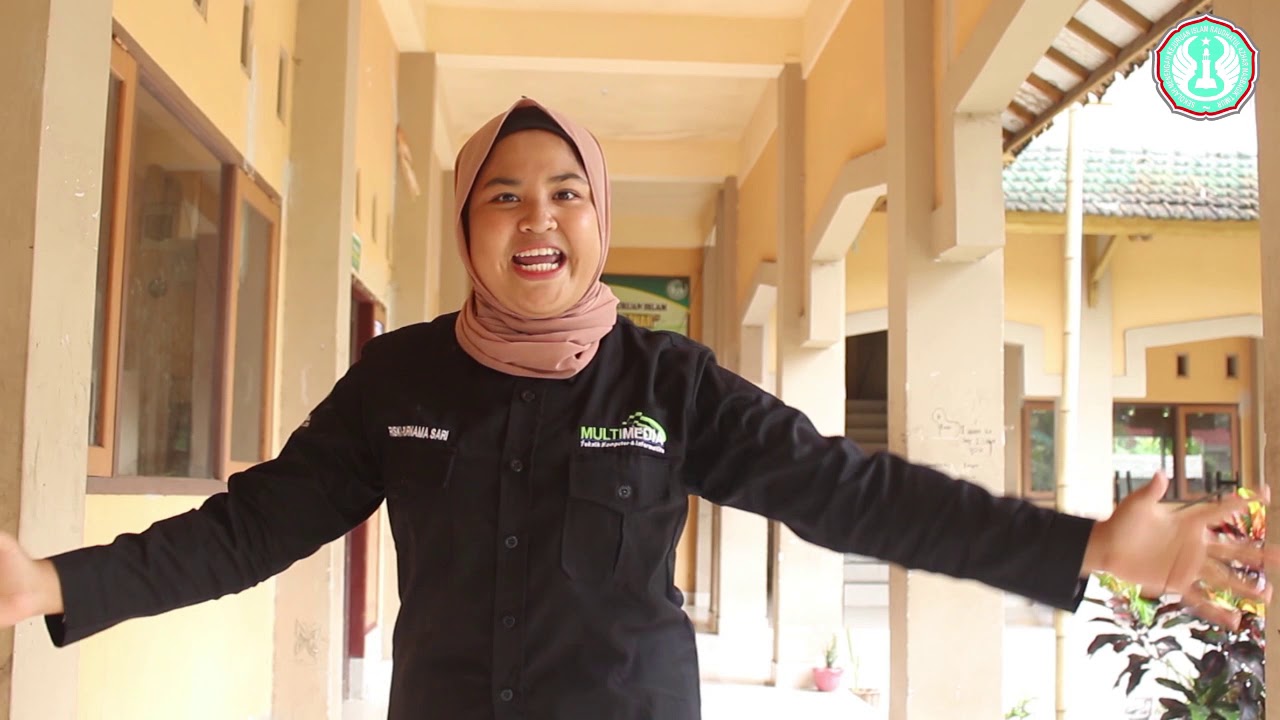 Lomba Puisi MAN IC Lotim - Riski Purnama Sari SMKI Raudhatul Azhar ...