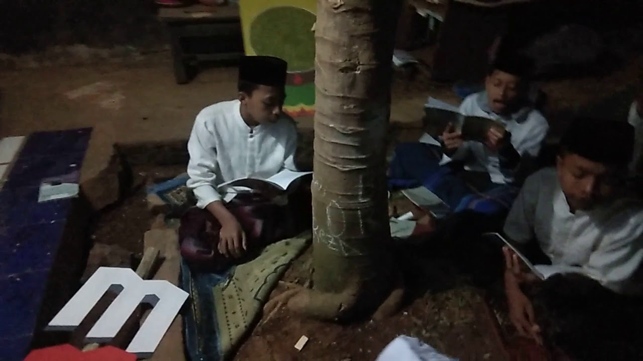 Nadzoman Tajwid santri Miftahul Huda 2 - YouTube