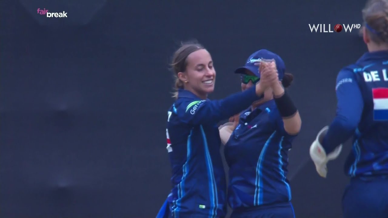 Tash Farrant 3 wickets vs Tornadoes| 10th Match - SAP vs TOR - YouTube