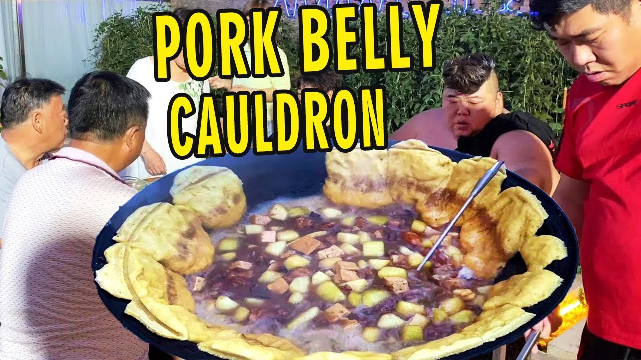 Uncle ordered us to eat "Big Pot Dish". Brother Monkey cooked a big pot ...