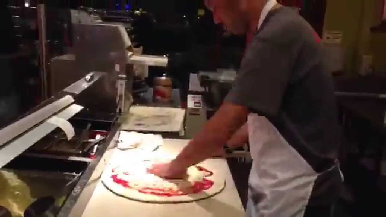 Super fast pizza making! - YouTube