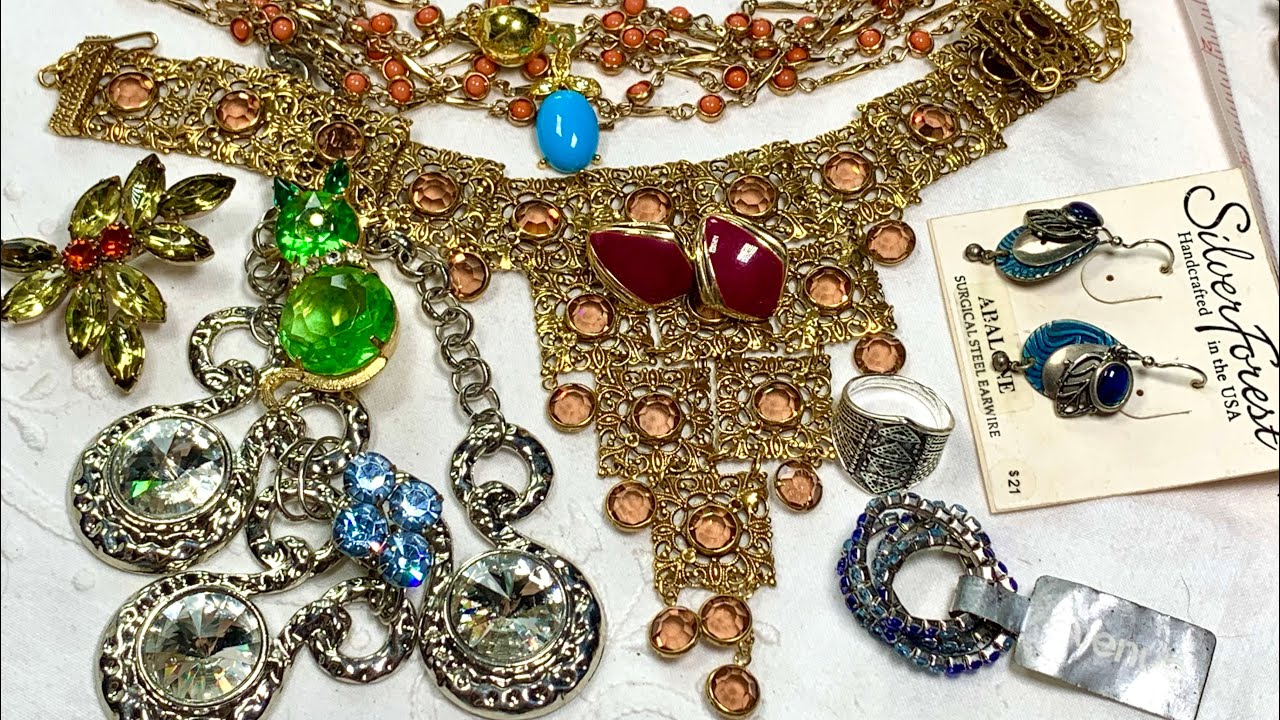 37 Pounds 🎁 Jewelry Unboxing Episode 3 & 🎉 Sale #VintageCostumeJewelry ...