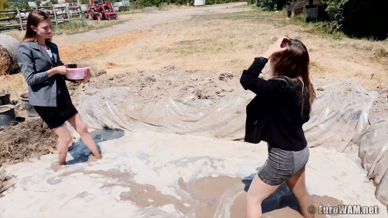 Skill game in the mud - YouTube